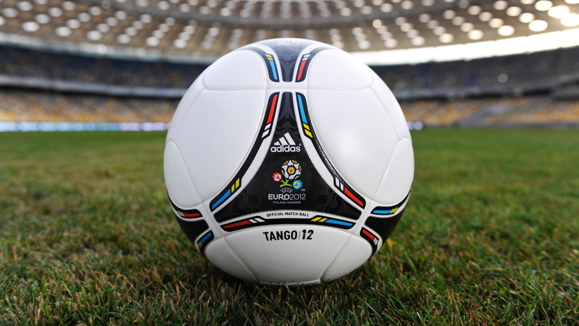 Fotos: Relembre algumas bolas curiosas da história do futebol - 07/03 ...