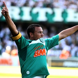 Coritiba confirma renovação do contrato do zagueiro Jeci até o fim do ...