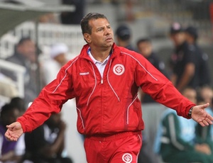Celso Roth cede ao reflexo do Mundial e muda esquema tático do Inter ...