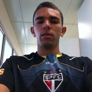 Reforço tricolor, Edson Ramos diz que honrará camisa do 'melhor clube ...