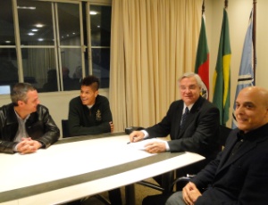 Grêmio renova com Leandro e presidente afirma: "é a nossa maior ...