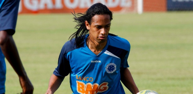 Afastado há um mês e meio, atacante Fábio Lopes rescinde contrato com o ...